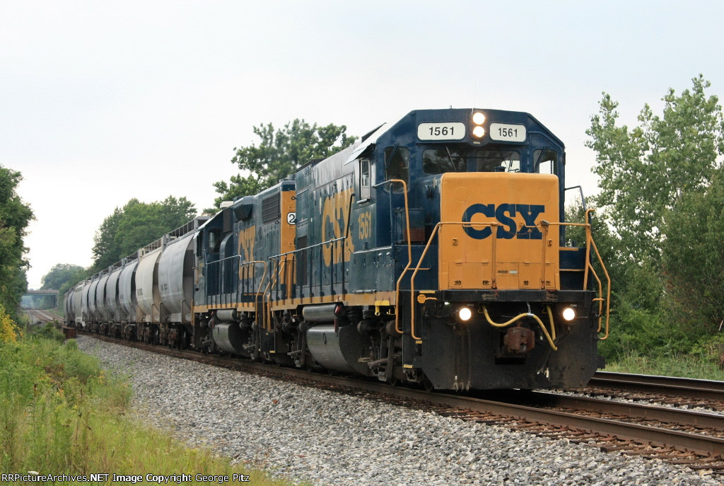 CSX 1561 and train D777